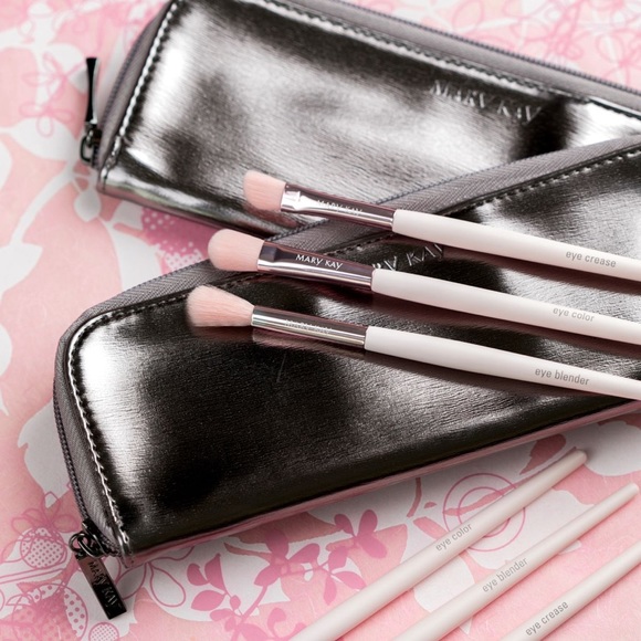 Mary Kay | Makeup | Mary Kay Rosegold Pink Brush Set Travel Case ...